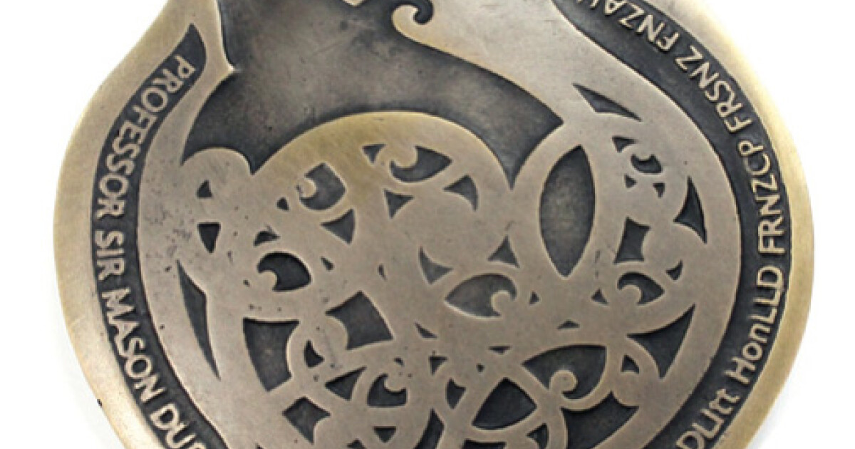 Toi IhoMedal of distinction | Te Rūnanga o Ngāi Tahu